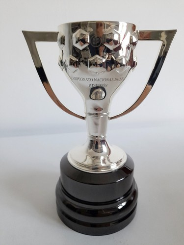 Duża replika trofeum mistrzostwo La Liga (oficjalny produkt RFEF) 15,5 ...